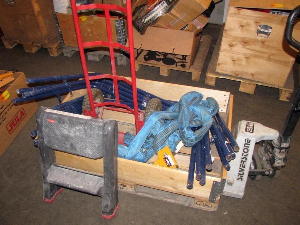 Netauktion - Bockar, stropp mm