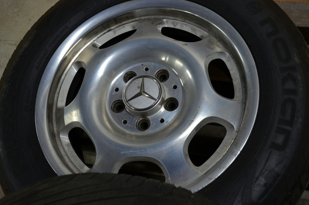Netauktion - 4st Mercedes original fälgar.