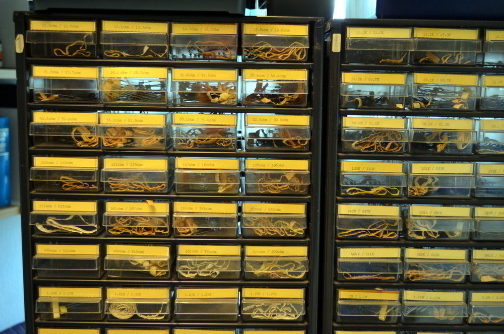 Netauktion - Vagn med sorteringsfack + elektronikkomp.