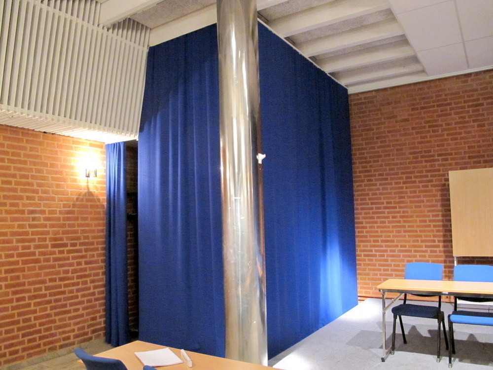 Netauktion - 9m draperi med skena