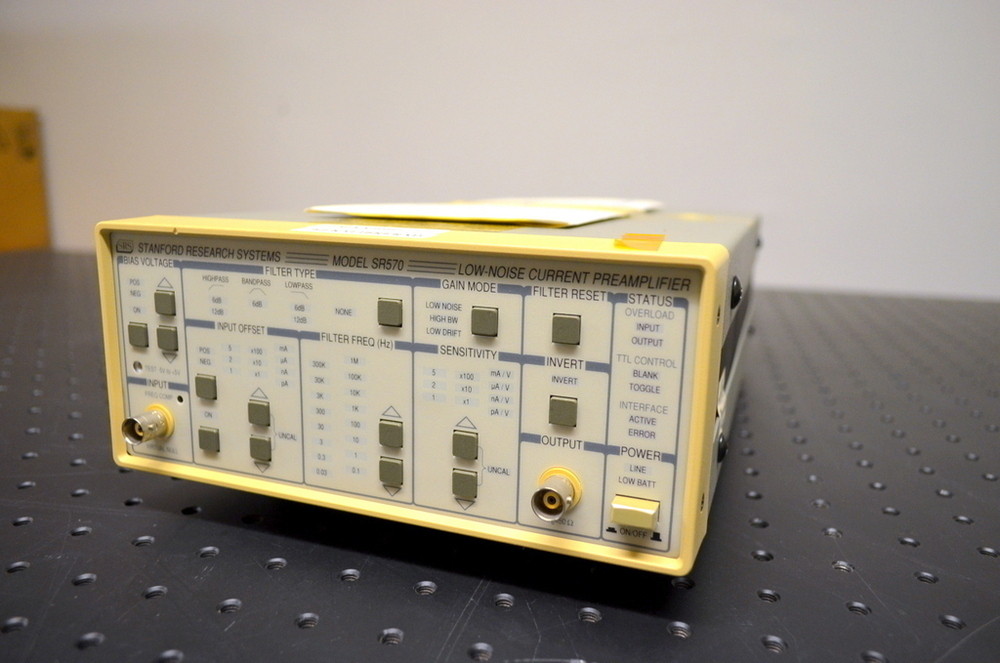 Netauktion - Förstärkare SRS, SR570