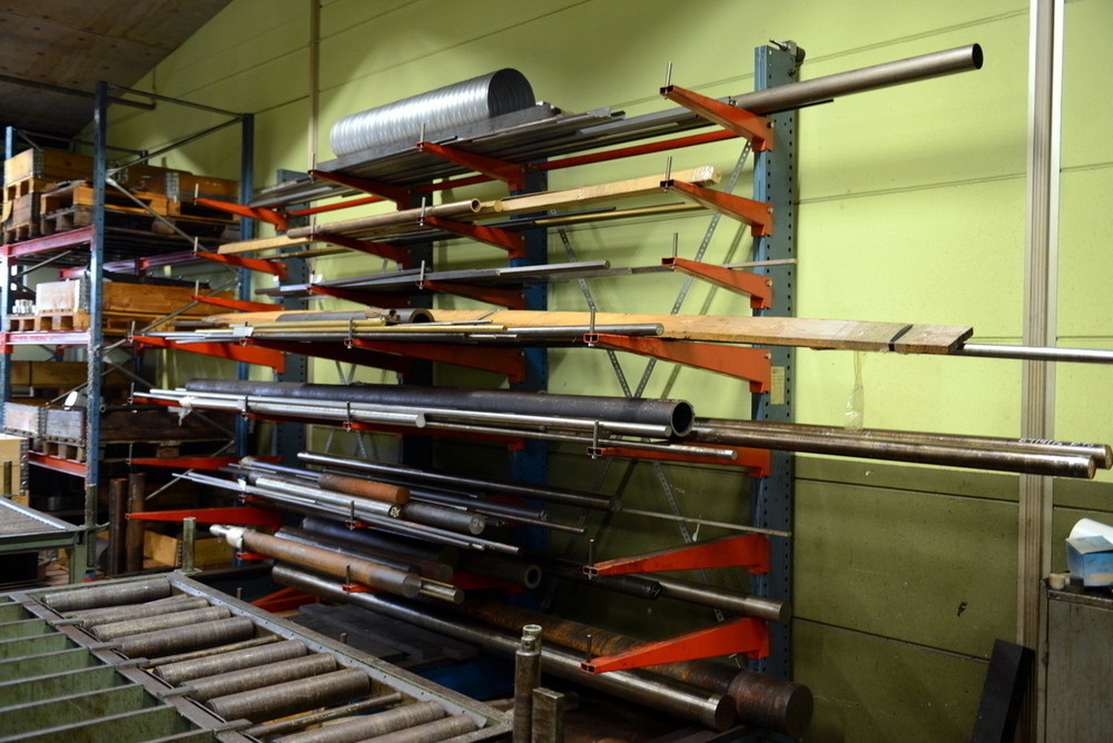 Netauktion - Materialställ + stål