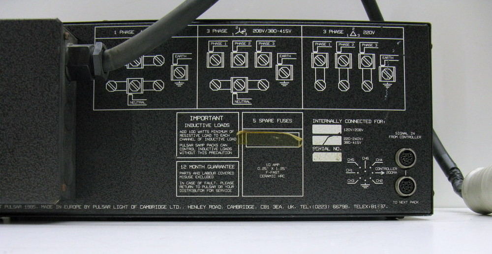 Netauktion - Plåtrack med dimmer, equalizer, delningsfilter