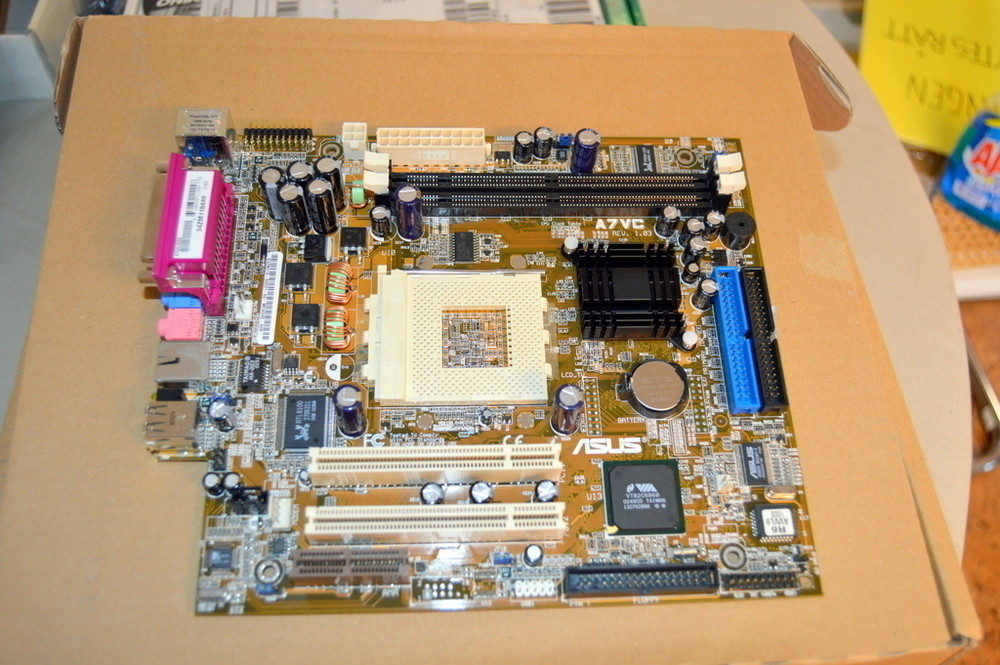 Netauktion - Moderkort & Externa hårddiskar