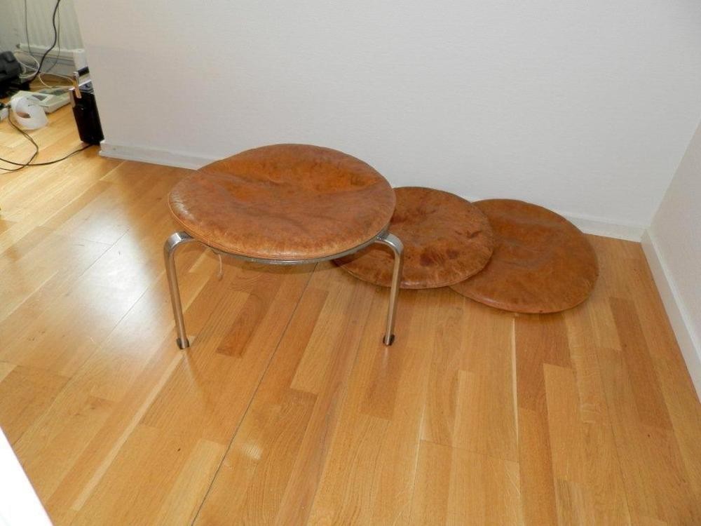 Netauktion - Pall design Poul Kjaerholm PK-33