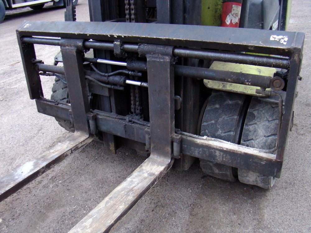 Netauktion - Dieseltruck, Clark CDP30, 2,8ton