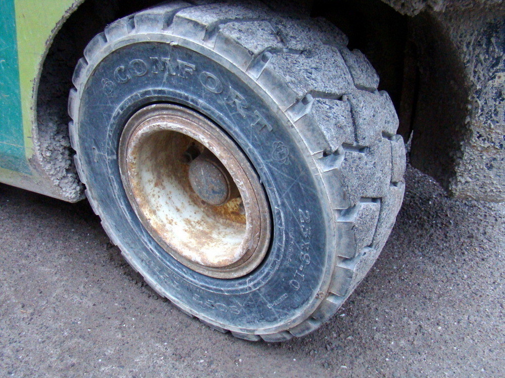 Netauktion - Dieseltruck, Clark CDP30, 2,8ton