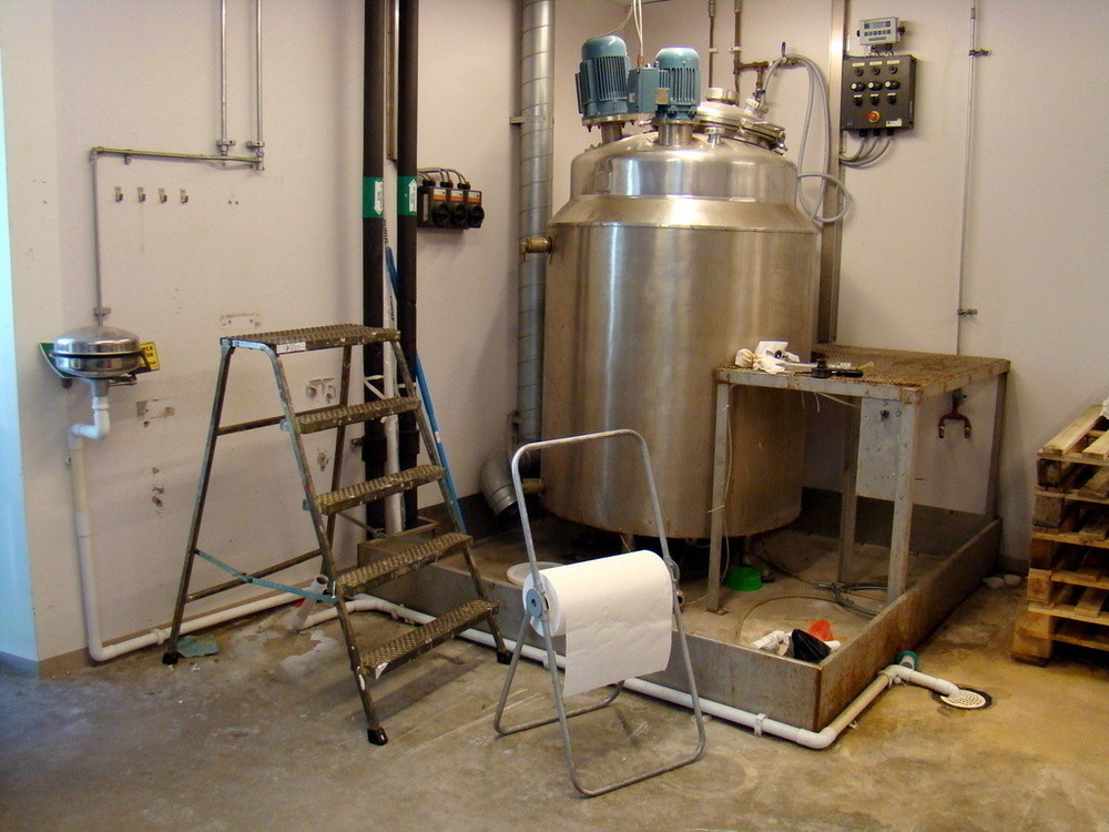 Netauktion - Rostfri tank med omrörare