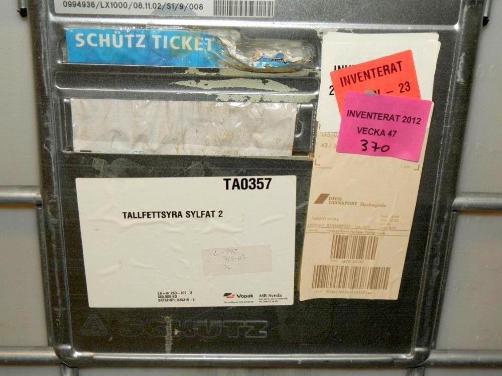 Netauktion - Plasttank med tallfettsyra, sylfat