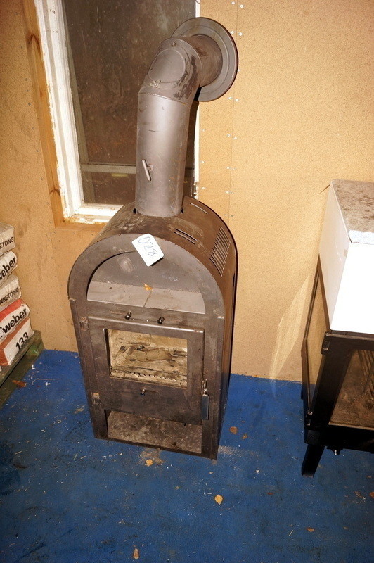 Netauktion - Vedkamin med skorstensrör