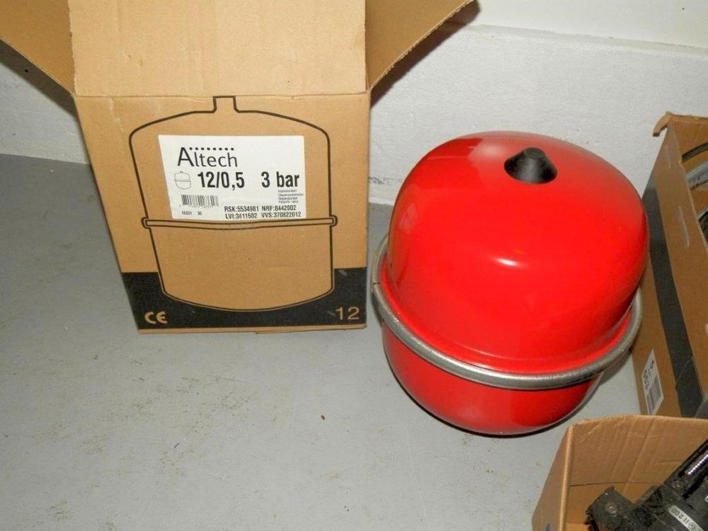 Netauktion - Trycktank, pumpar mm VVS