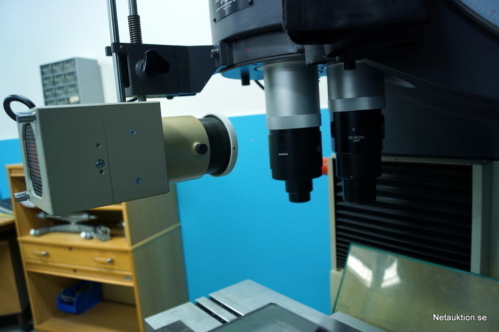 Netauktion - Nikon V-24B Profile Projector