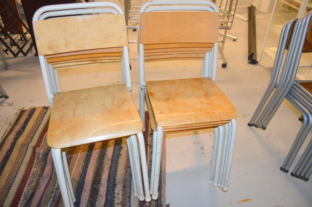 Netauktion - Stapelbara stolar