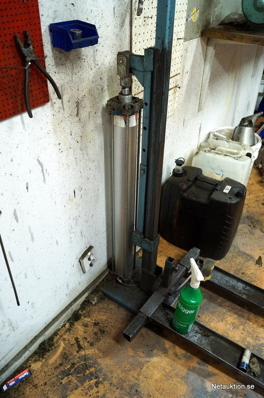 Netauktion - Lyftanordning för gräsklippare