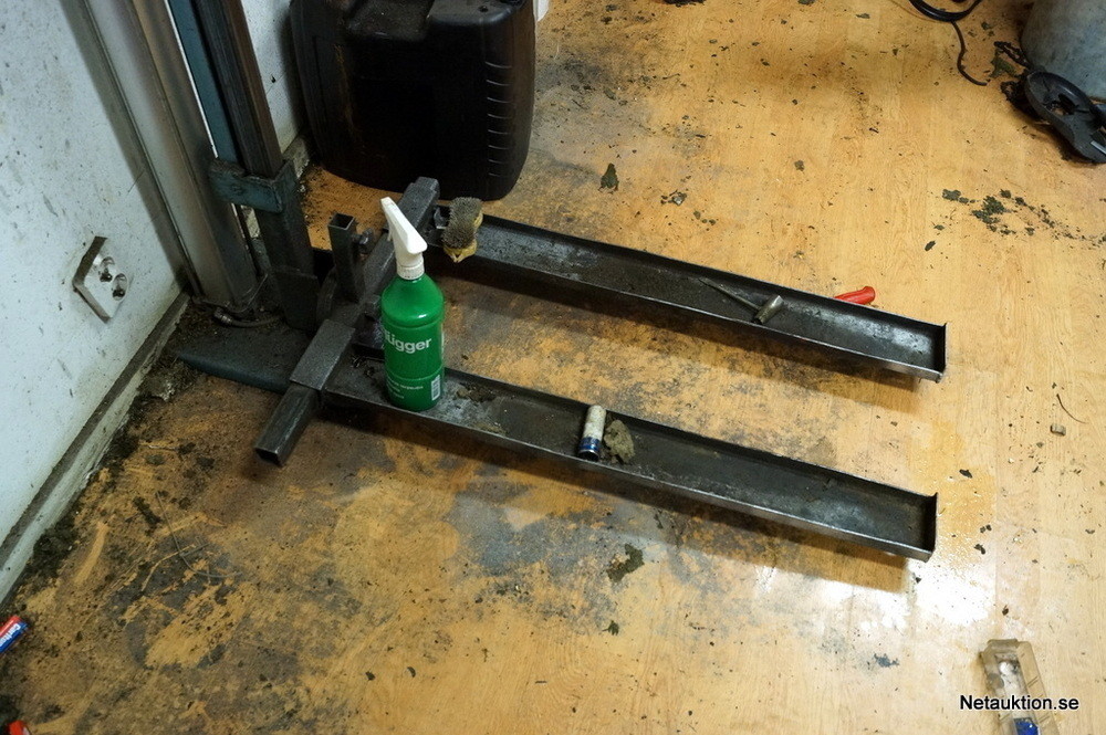 Netauktion - Lyftanordning för gräsklippare