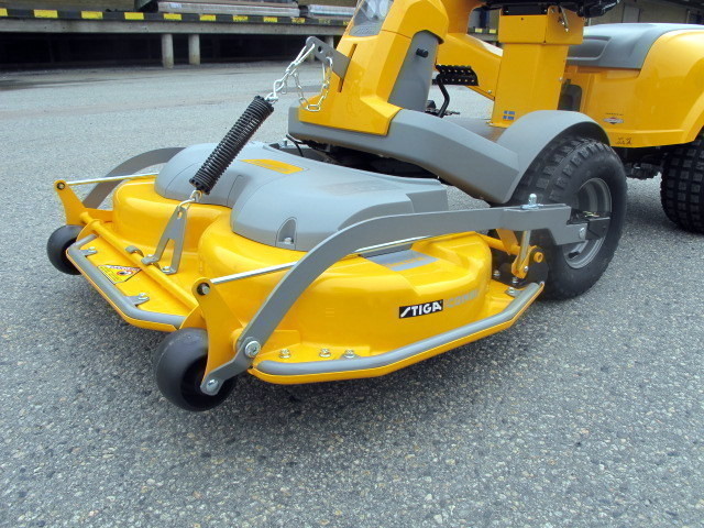 Netauktion - Åkgräsklippare, Stiga Park Plus