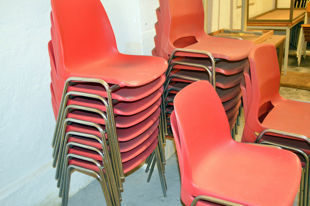 Netauktion - Stapelbara stolar