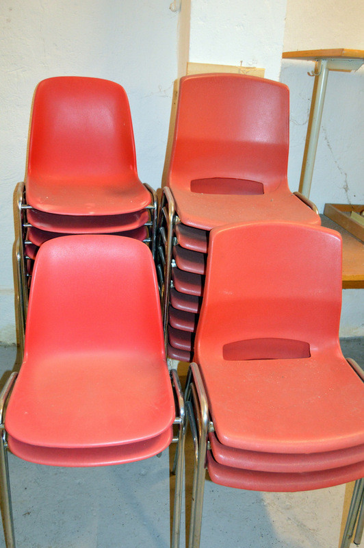 Netauktion - Stapelbara stolar