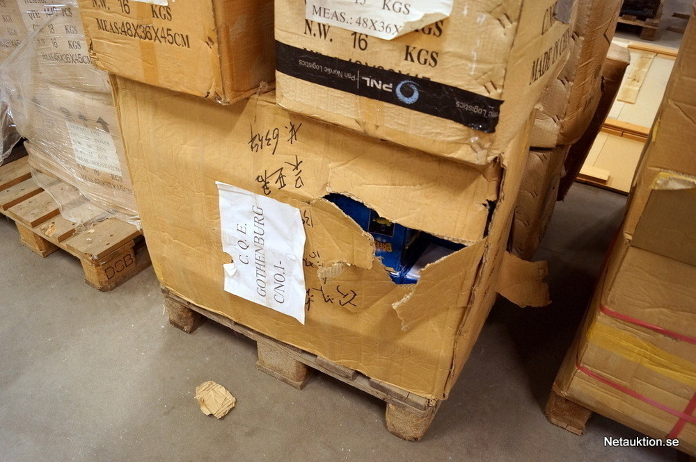 Netauktion - Fruktbomber och fula gubbar