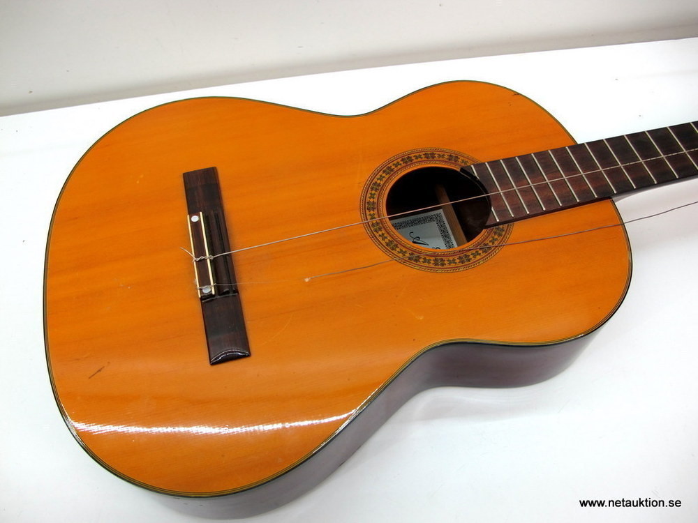 Netauktion - Akustisk gitarr, Almirez