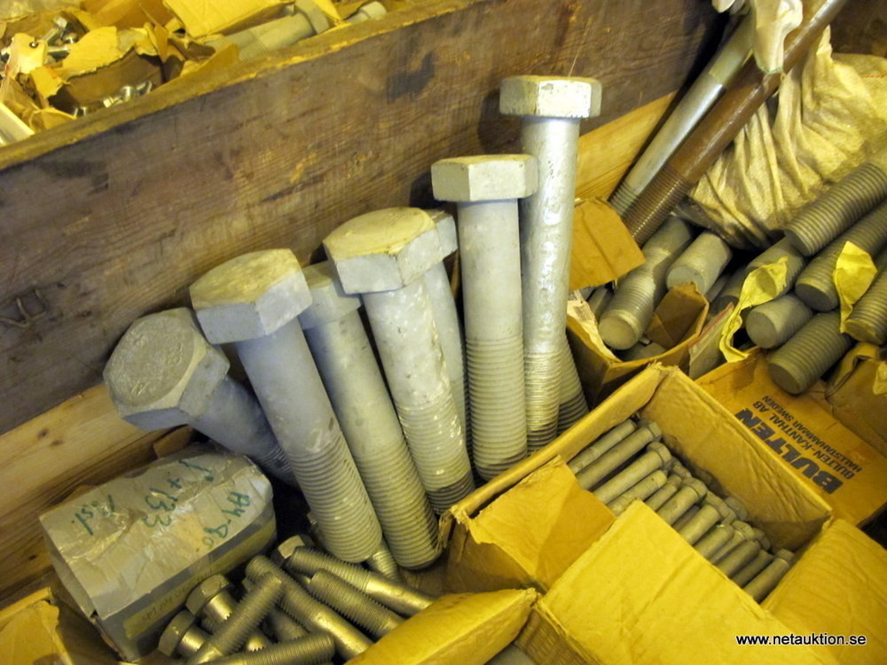 Netauktion - Till salu via auktion Parti bult och mutter