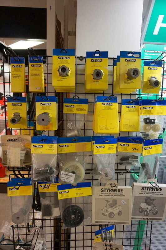 Netauktion - Reservdelar till Stiga gräsklippare mm