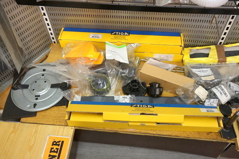 Netauktion - Reservdelar till Stiga gräsklippare mm