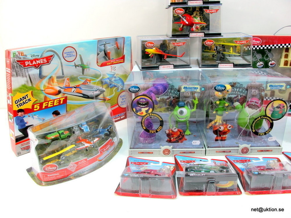 Netauktion - Leksaker: Flygplan & bilar