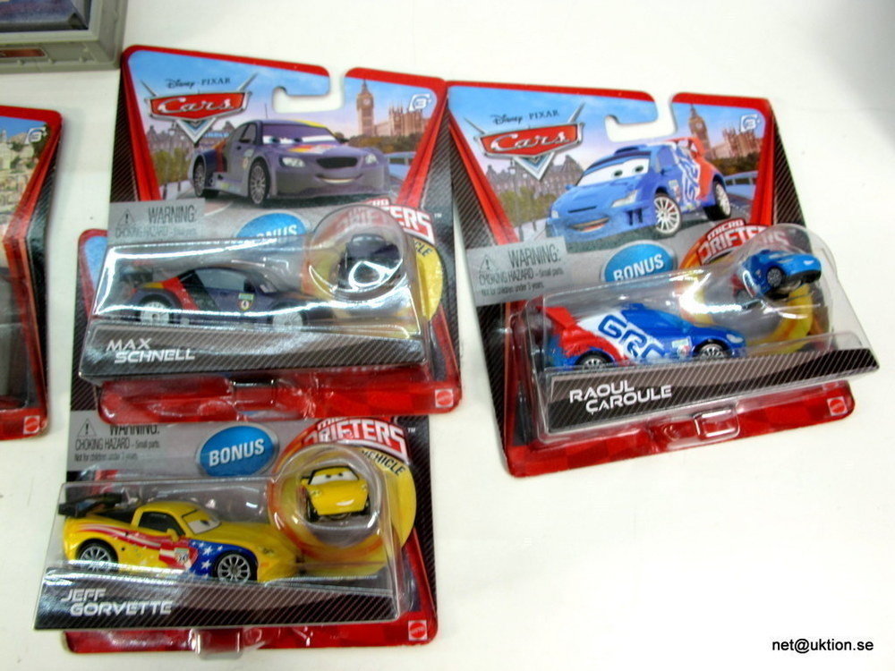 Netauktion - Leksaker: Flygplan & bilar