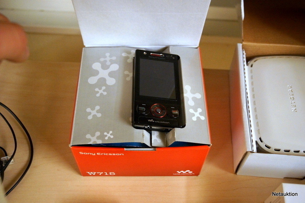 Netauktion - Till salu via auktion Mobiltelefoner & router