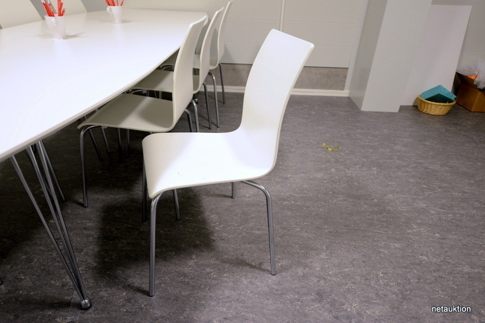 Netauktion - Matbord + stolar