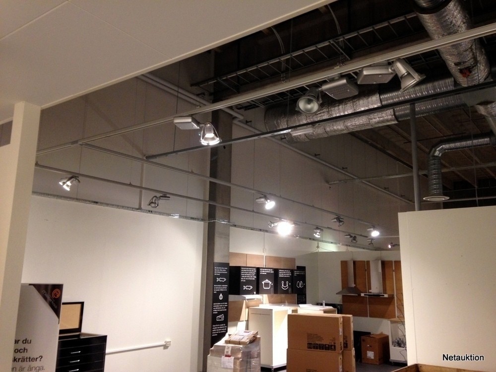 Netauktion - Tak med spotlights