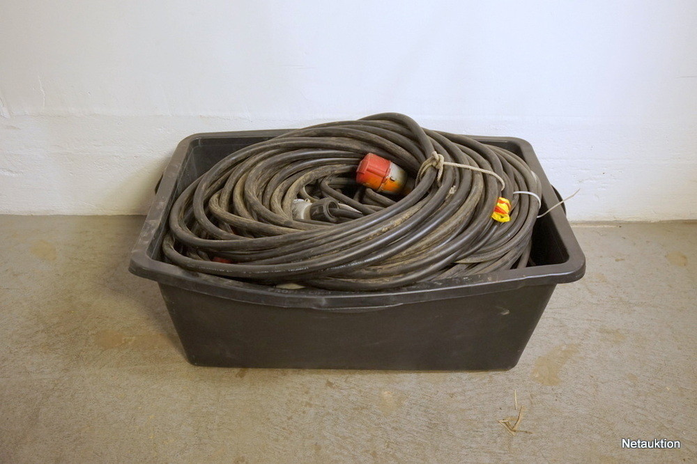 Netauktion - Plastbalja med skarvsladd