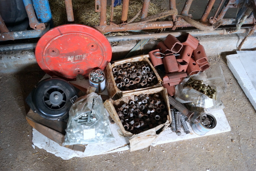 Netauktion - Bult, mutter och diverse