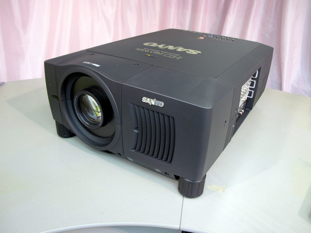 Netauktion - HD-projektor, Sanyo