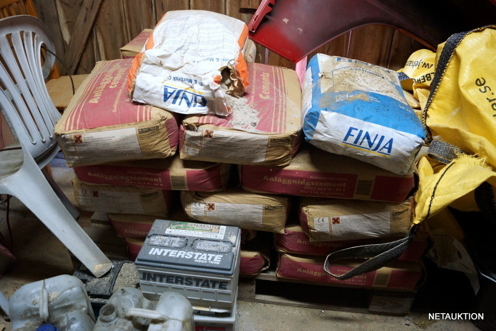 Netauktion - En pall cement