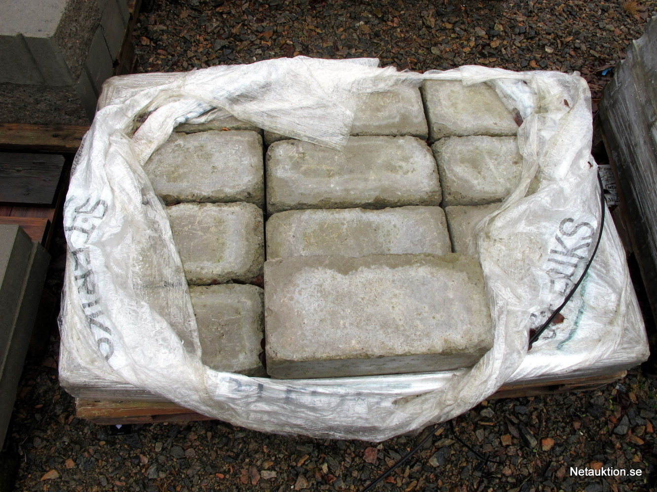 Netauktion - Marksten, 4st pallar blandat