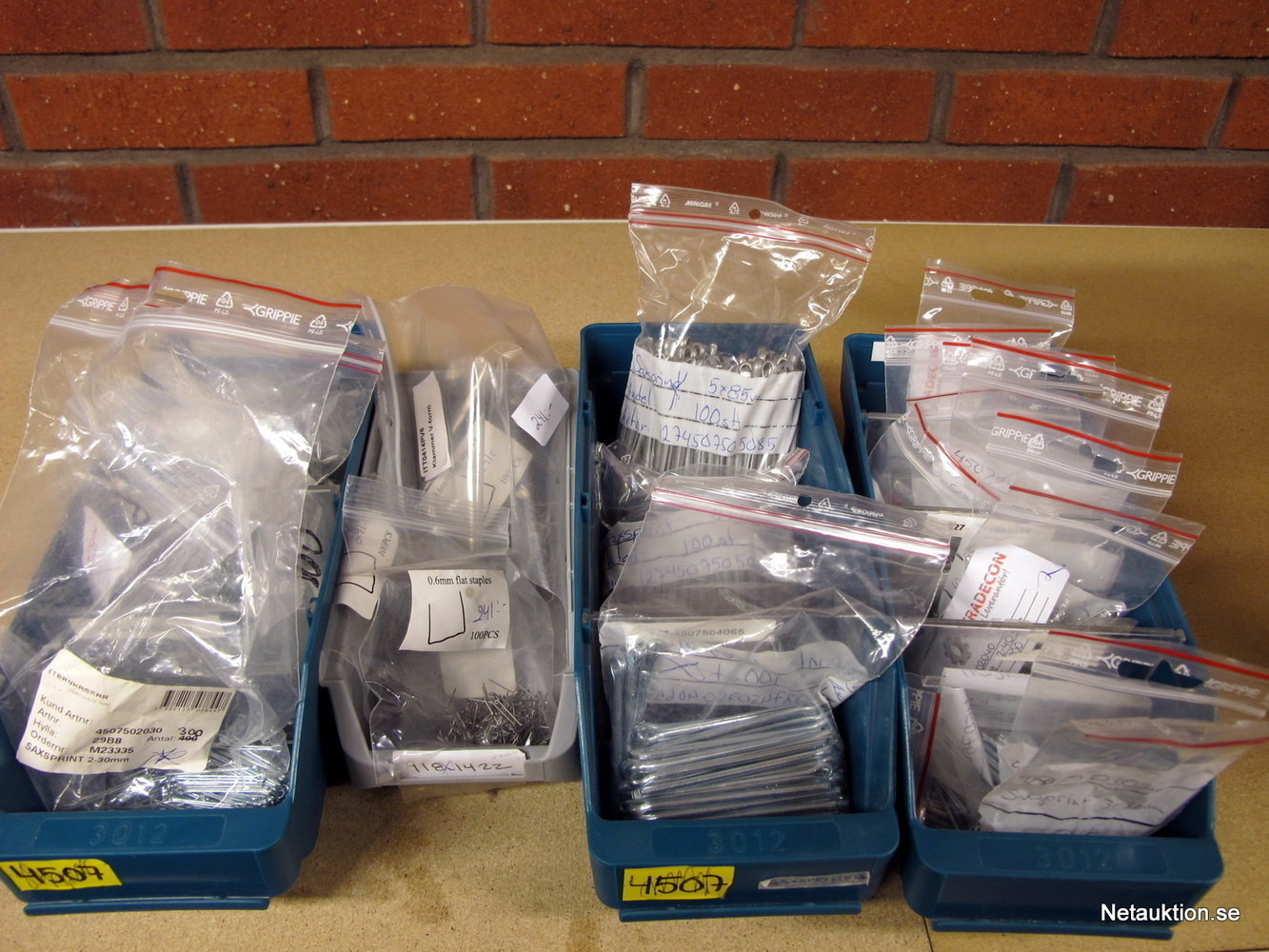 Netauktion - Spårclips, snabbmutter och saxpinnar