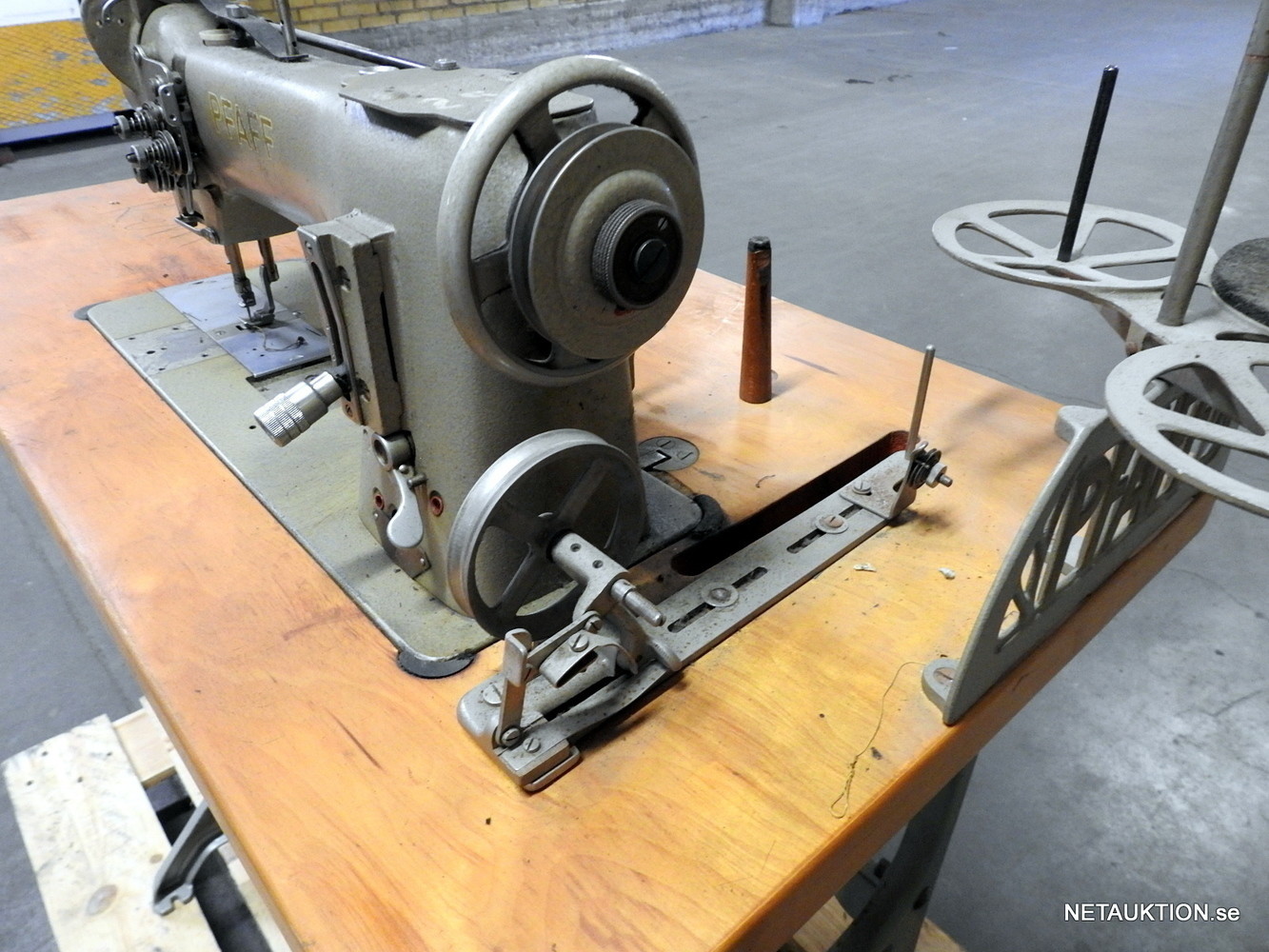 Netauktion - Industrisymaskin Pfaff 122-88