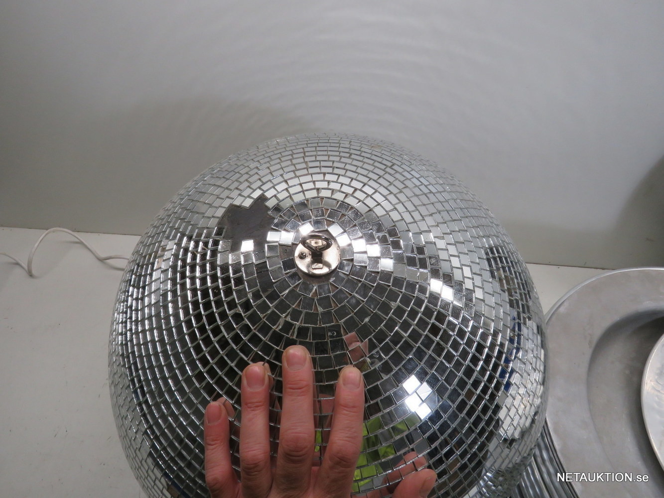 Netauktion - Discokula, gong-gong och fat