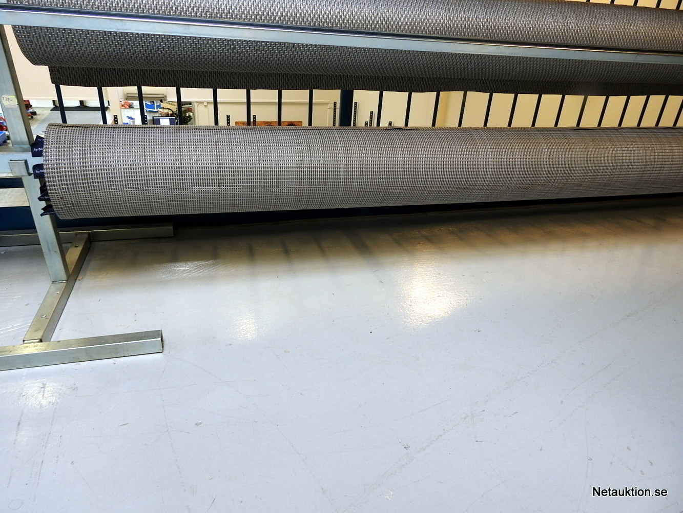 Netauktion - Rulle matta till förtält (3)