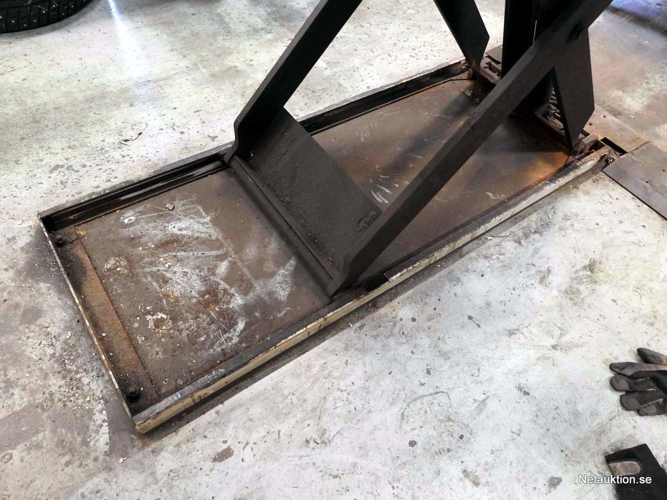 Netauktion - Saxlyft, Consul