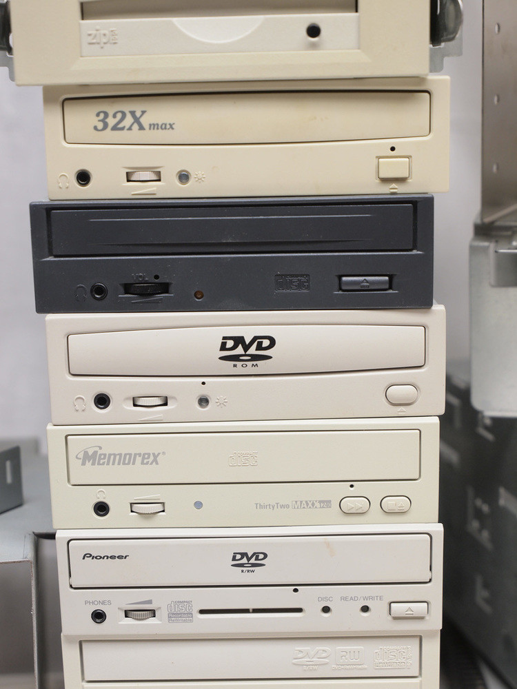 Netauktion - Optiska läsare, Diskburar, externa kabinett