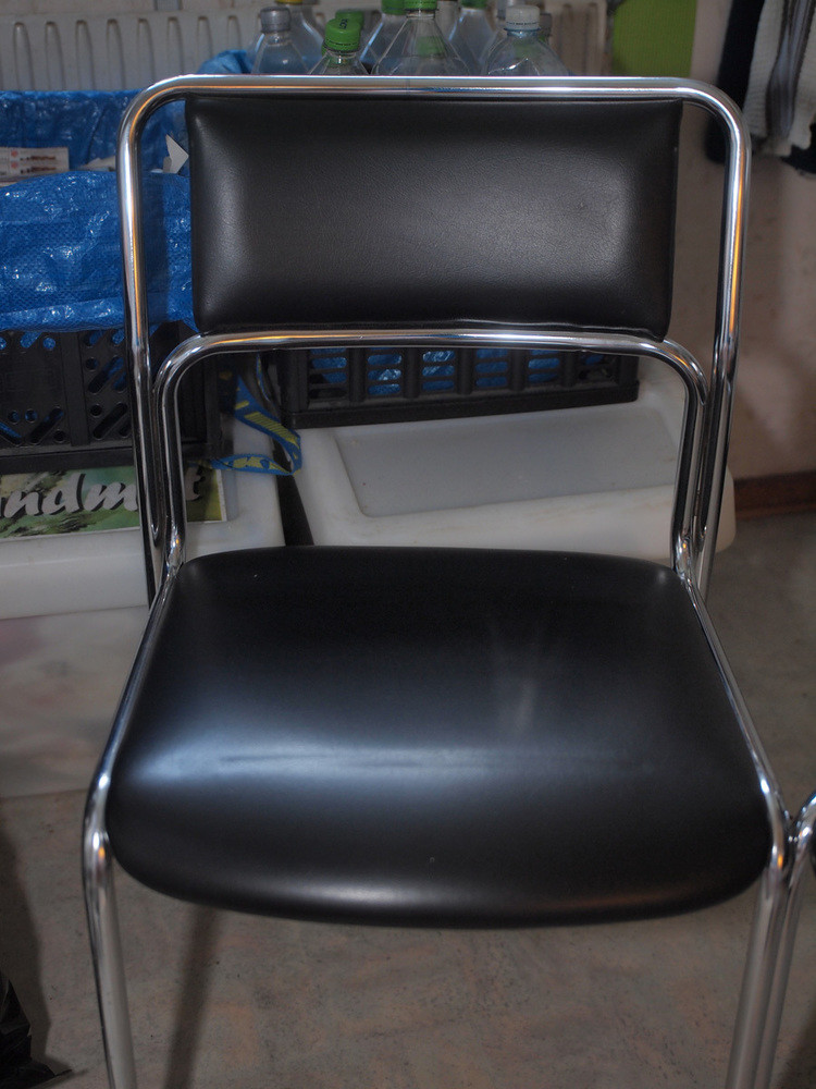 Netauktion - 6st Stapelbara stolar