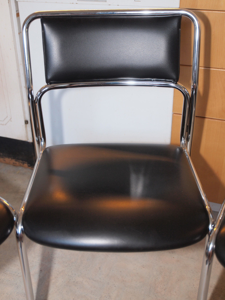 Netauktion - 6st Stapelbara stolar