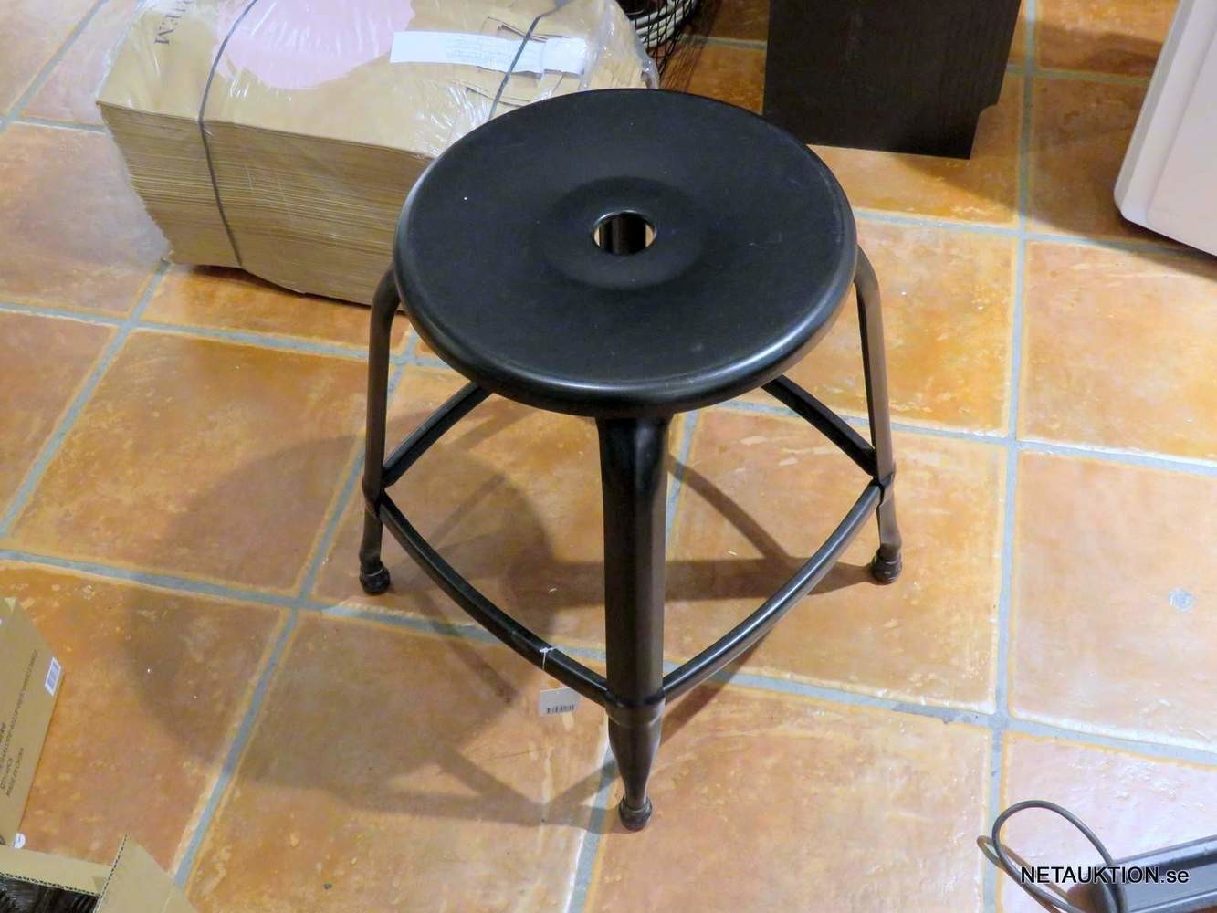 Netauktion - Pall i metall