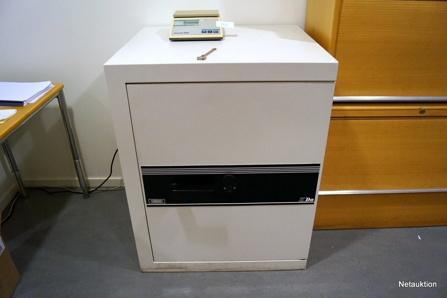 Netauktion - Kassaskåp, Hadak