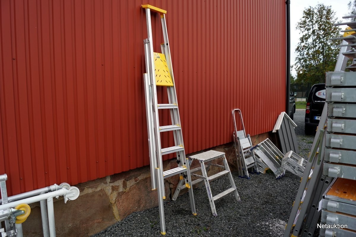 Netauktion - Trapphusstege + bock
