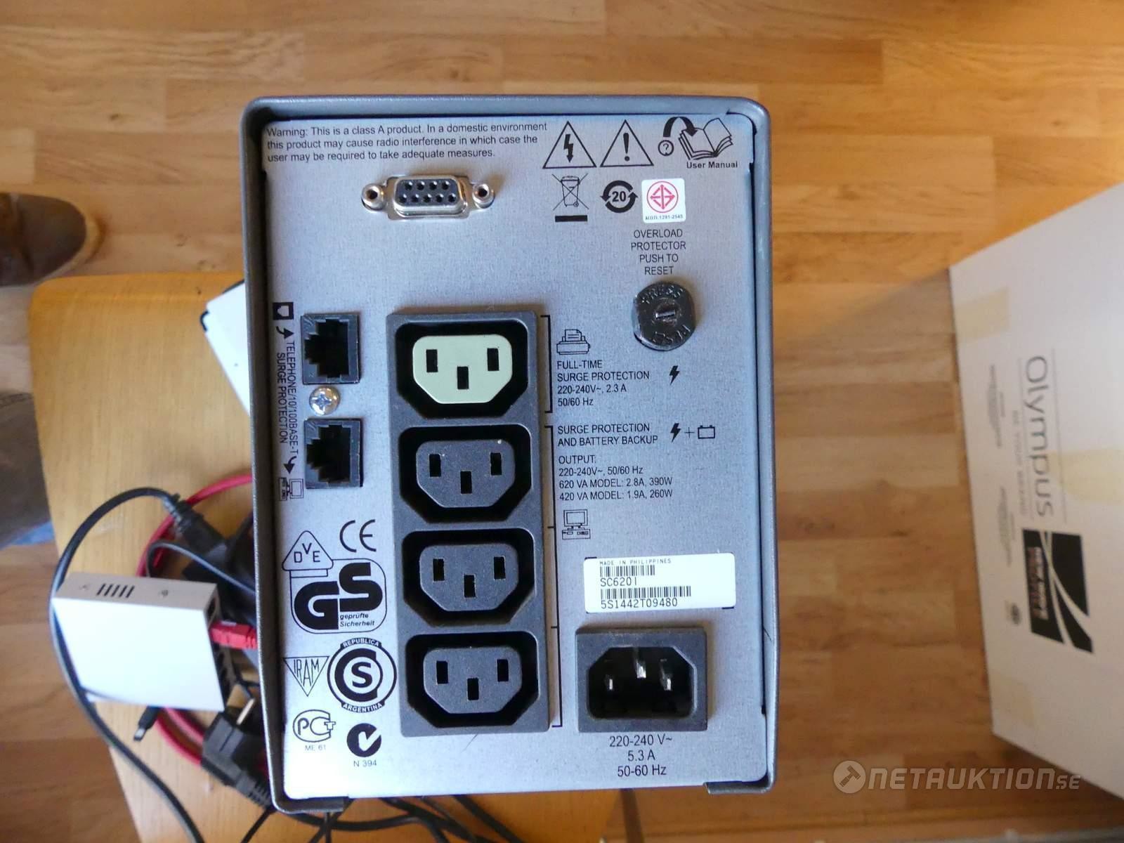 Netauktion - APC UPS & AXIS IP-kamera med AXIS Switch