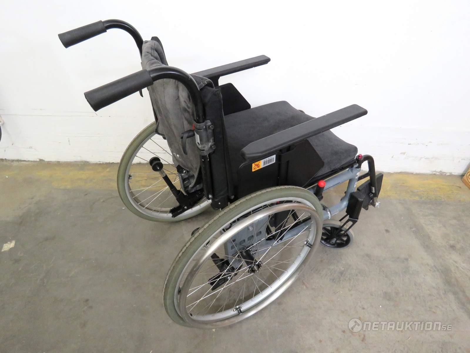 Netauktion - Fällbar rullstol, Etac cross